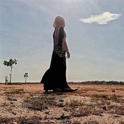 Wawa Mohamad Wawaali • Threads Say More