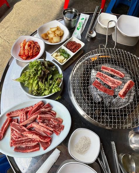 Goody 맛있는 것 매력적인 것 ️장소 잠실 드럼통 참숯 석쇠구이 💛메뉴 갈비살 돼지갈비 된장찌개 💚가성비 있는 소갈비살을 먹을 수 있는 석촌호수 근처