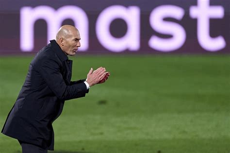 Real Madrid Zinedine Zidane Says All The Right Things After Valencia Loss