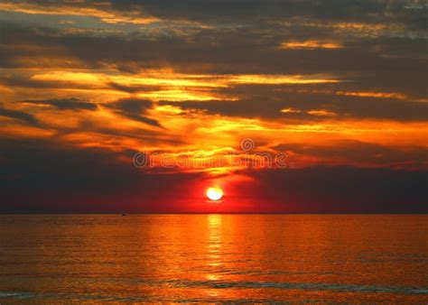 Brilliant Orange And Red Sunset Stock Image Image Of Nature Yellow