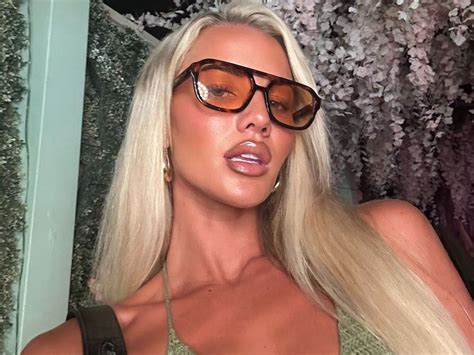 Love Islands Grace Jackson Stuns In Essntl Frames Rio Sunglasses