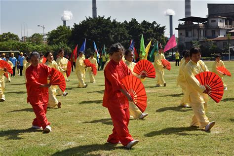 太极功夫扇表演造型 太极夫扇 太极夫扇套 第2页 大山谷图库