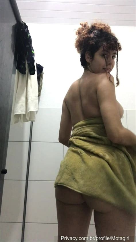 Naked Mota Girl Changing After A Shower Cnn Amador
