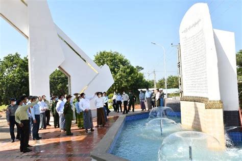 မကွေးမြို့ရှိ မဟာဝိသုတာရာမ တိုက်သစ် ၌ ထေရ်ကြီး ဝါကြီးဆရာတော်ကြီးများအား လှူဖွယ်ပစ္စည်းများ ဆက်ကပ