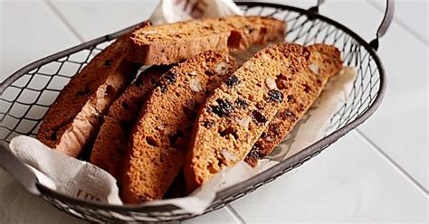 달콤한 캐러멜시럽과 호두초코칩 캐러멜 비스코티