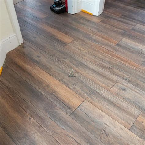 Cambridge 12mm Chestnut Oak Ac5 Laminate Flooring
