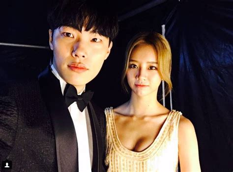 ‘응팔 커플 류준열·혜리 6년 공개 열애 마침표