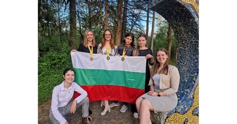 Три бронзови медала спечелиха български ученички от Европейската олимпиада по математика