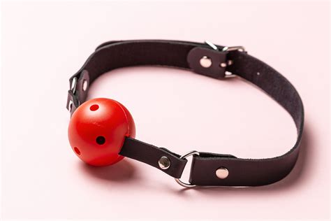 Nxivm Trial How The Sex Cult Bought 900 Worth Of Bdsm Sex Toys Rolling Stone