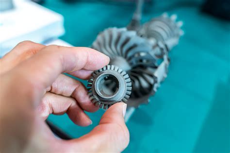 3d 프린터 클로즈업에 인쇄된 오브젝트와 손 3차원 인쇄에 대한 스톡 사진 및 기타 이미지 3차원 인쇄 금속 3차원 형태 Istock