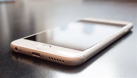 A FaceTime Bug Lets The Caller See You Before You Answer