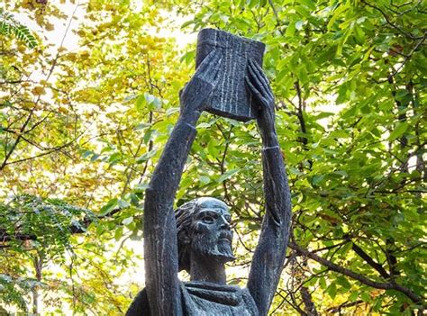 Слънце и топло време на Деня на будителите