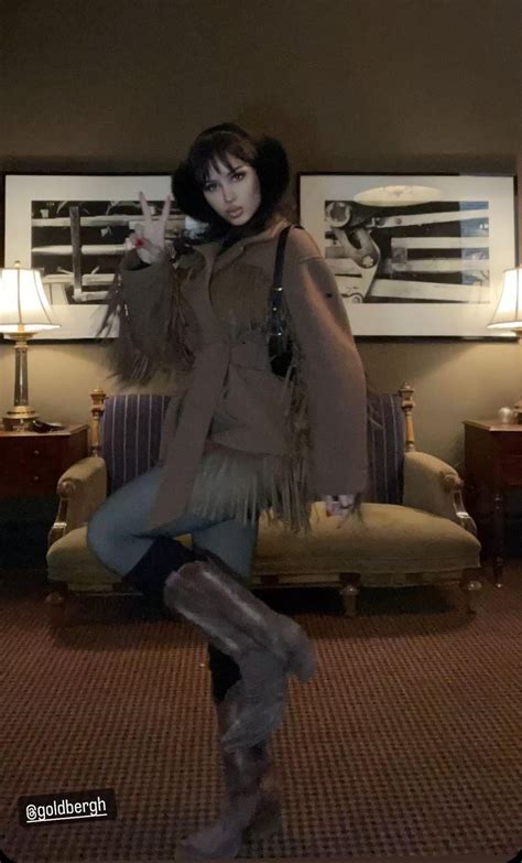 Shes Cute Af Rsssniperwolftitsass