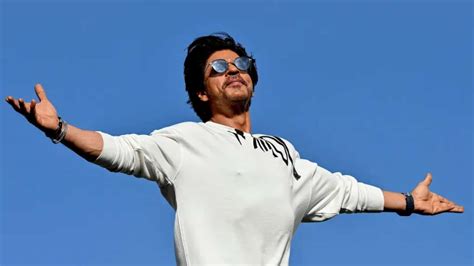 This Shah Rukh Khan Co Star Massively Trolled For Saying Ek Insaan Ke Saath Saari Zindagi No