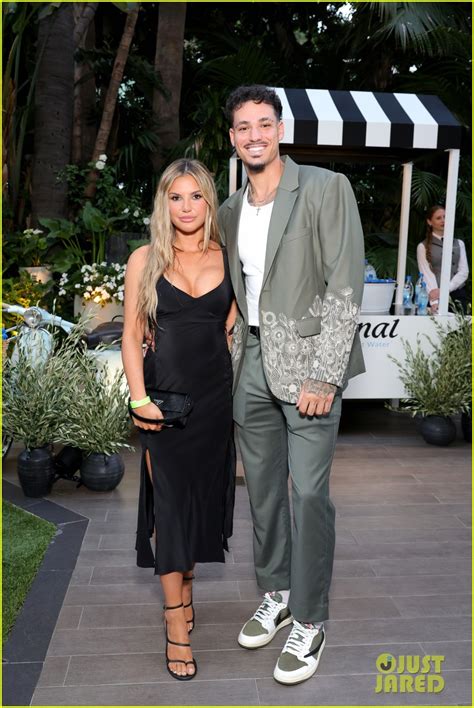 Love Island Usa Season 7 Couples Ace And Chelley Pepe And Iris Attend
