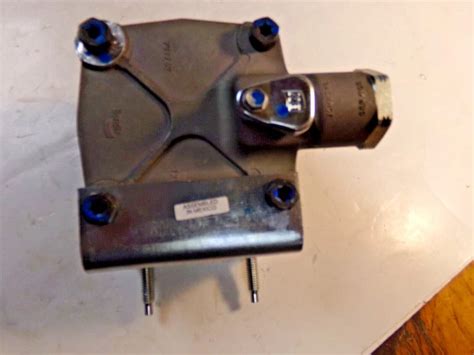 Bendix R 12 Brake Valve 909762 Modulator W Mounting Bracket 136 71