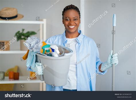 234055 하녀 이미지 스톡 사진 및 벡터 Shutterstock