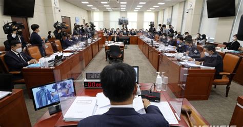 해군 日관함식 참가…與 협력 강화 Vs 野 日침략 인정