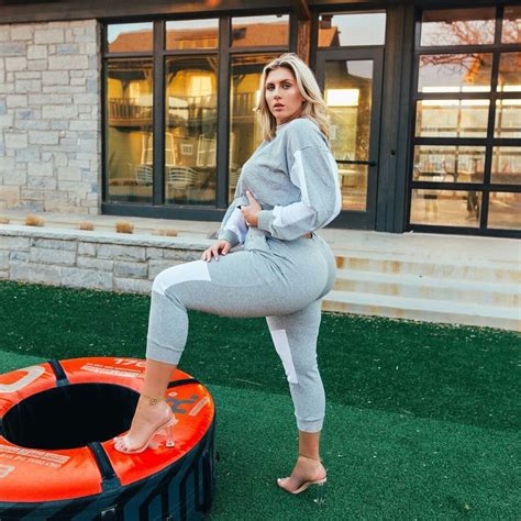 Pin De Shadowz En Sophie Elloise Mujeres Curvil Neas Mujeres