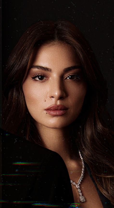 Cat Eye Makeup Selfie Poses Golden Girl Tala Abaya Fashion Melisa