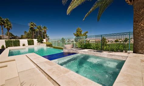 How To Deal With Pool Algae