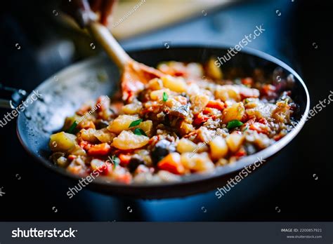 4647 남자 스튜 이미지 스톡 사진 및 벡터 Shutterstock
