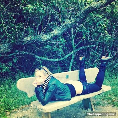 Chelsea Handler Nude Pics Vids The Fappening