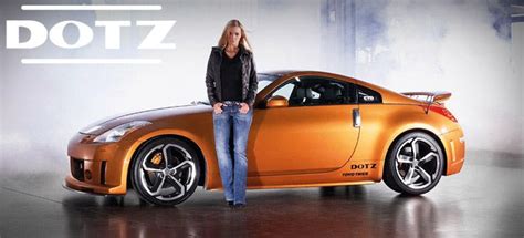 Dotz Girl Nissan 350z Car Girls Car Wallpapers Nissan 350z