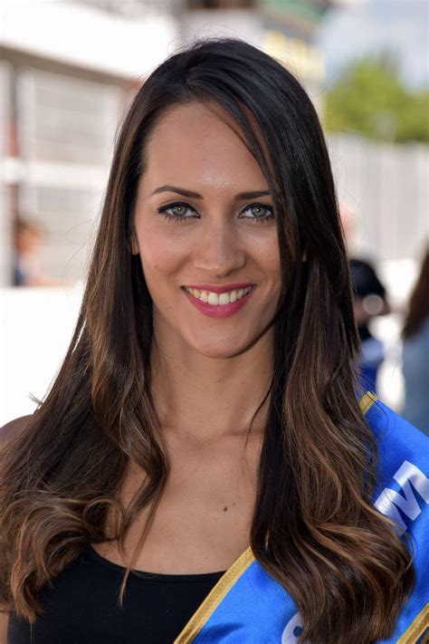 Grid Girls And Pit Babes Paddock Girls Grid Girls Pit Babe