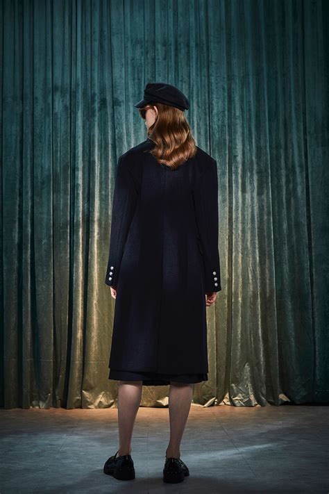 廓型西装式中长大衣