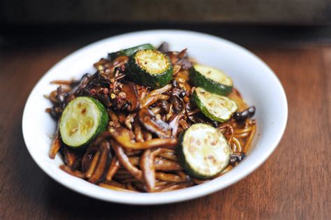 Vegan Pasta Zucchini And Shimeji Mushroom Pasta Andys Kitchen