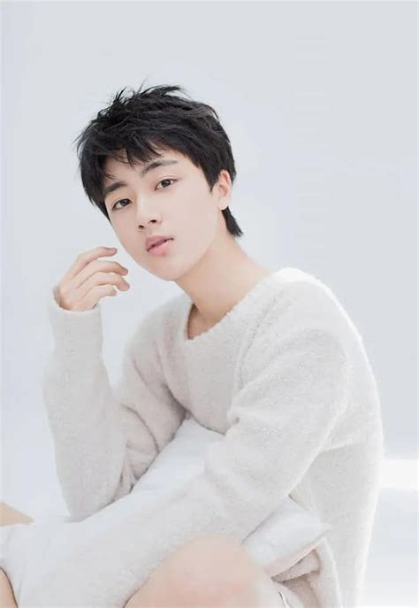 ปักพินโดย Timbert Christiane ใน Bian Cheng สามีในอนาคต ปักพินโดย Timbert Christiane ใน Bian Cheng สามีในอนาคต