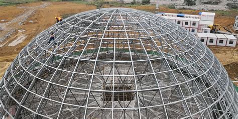 The Division Of Two Installation Sections Of Large Span Spherical Space Frame Steel Structure
