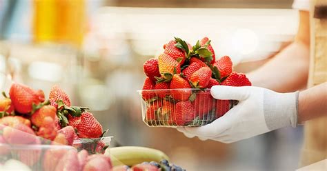 딸기의 계절 왔다마냥 즐길 수만은 없는 이유