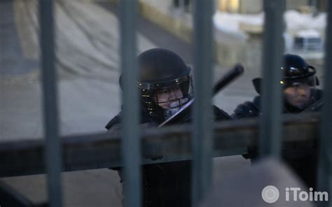 Төрийн ордны хамгаалалтын албаны дөрвөн хүний толгойг хагалжээ