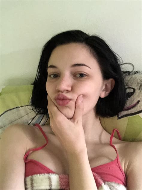 she goes by ryleerat rylrat prettyybb anyone have her sex tapes