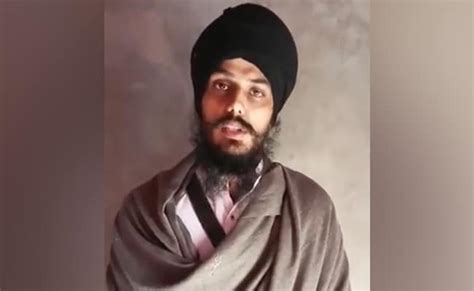Amritpal Singhs Arrest We Waited Didnt Enter Gurdwara In Uniform Say Cops