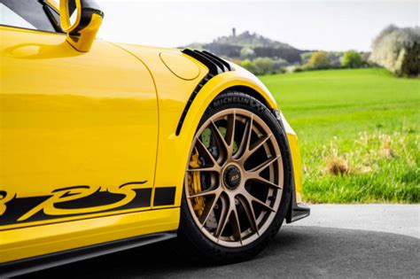 Al Volante Del Porsche 911 Gt3 Rs En El Circuito De Nürburgring Un