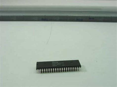 Zilog Z0847004psc Z80 Dart 8929 Fc Cpu Vintage Collectable