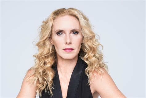 Εβελίνα Παπούλια Αυτός είναι ο σύντροφος της Iciao