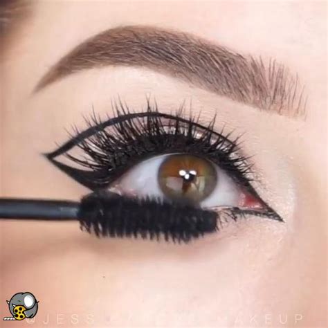 آموزش کشیدن خط چشم آرایشی دخترانه چشم فیلو