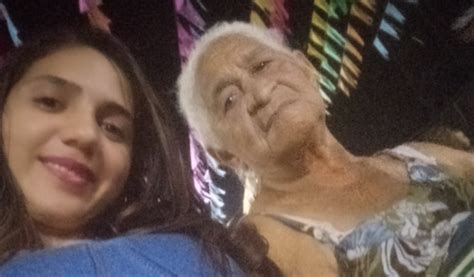 Ajudar Minha Mãe Mobiliar A Casa Pois Tudo Que Tinha Vendeu Para