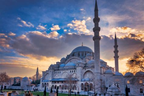 İstanbul Camileri Görmeniz Gereken 8 Harika Cami Miniyol
