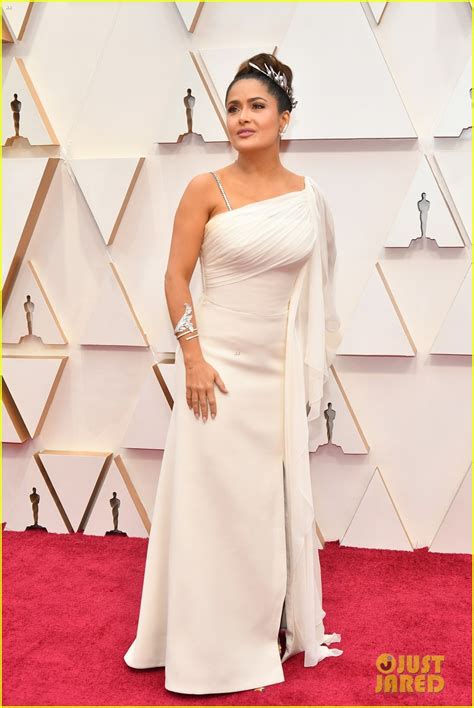 Salma Hayek Gives Goddess Glamour At Oscars 2020 Photo 4433739
