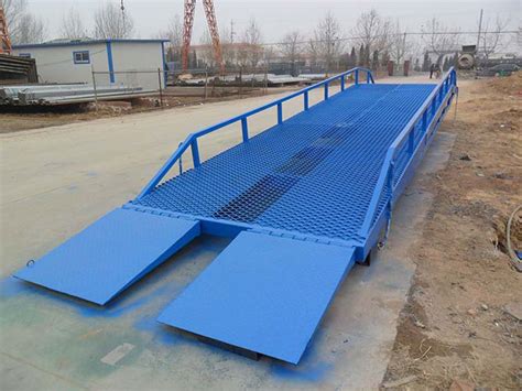 Warehouse Mobile Loading Container Level Dock Ramps Unracking
