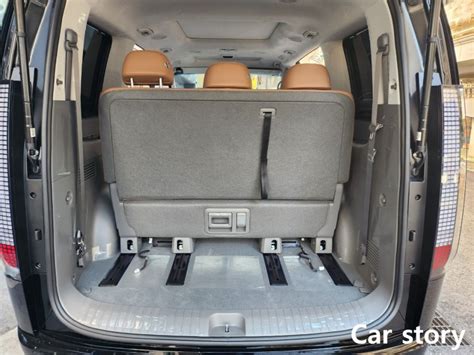 스타리아 라운지 7인승 홀 가공 개조 180도 리클라이닝 시트 개조 3열 앞 레일 연장 바닥 모노륨 카 매트 방수 바닥 자동차 실내 인테리어 전문 서울