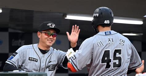 4연패 탈출 도전 한화 두산 브랜든 상대 우타자 6명 배치 승부수