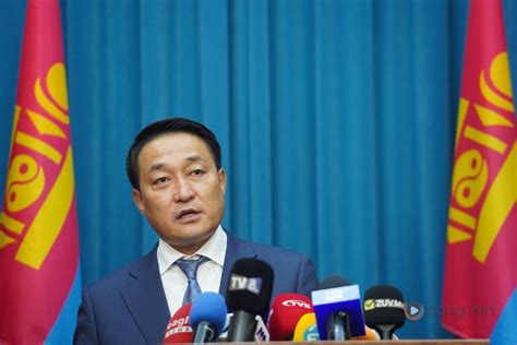 Д Амарбаясгалан НДЕГ ын дарга Д Зоригттой хамт мөрийтэй тоглосон хүмүүс төрийн албан хаагчид