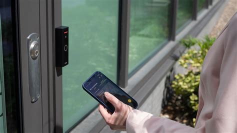 Bluetooth Reader Offers Convenient Flexible Mobile Access Axis Communications