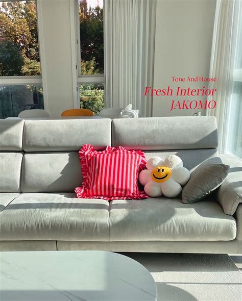 자코모 가죽소파 패브릭소파 소파브랜드 Jakomo 톤앤하우스 프레쉬인테리어 마음까지 투명해지는 공간 프레쉬 인테리어로 맑은 에너지가 스며드는